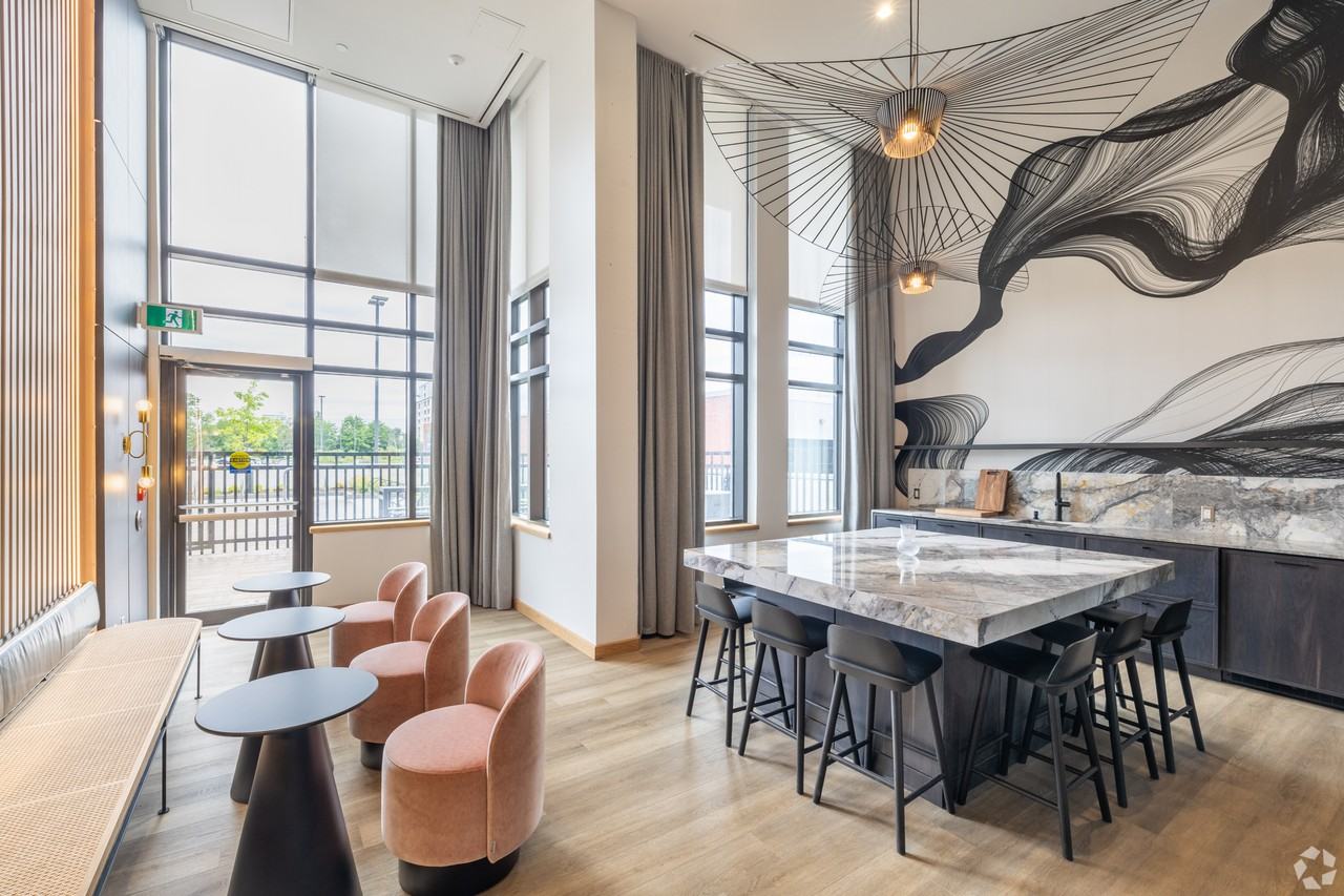 Element Apartments - 400 Kirkwood Ave, Ottawa, ON K1Z 0E7 - Zumper