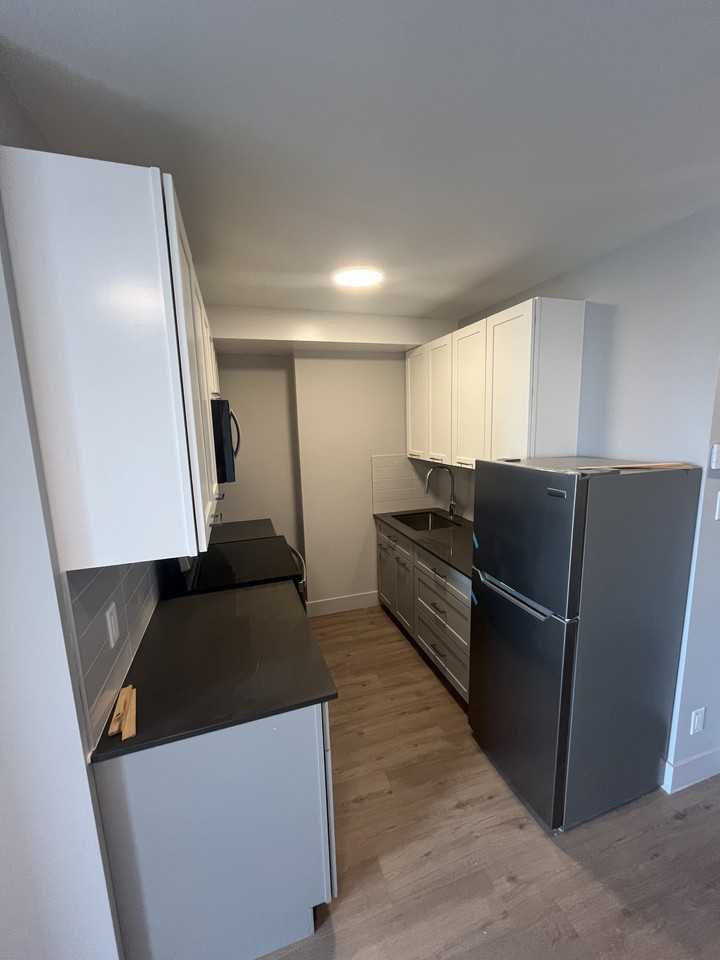 2555 Avenue Benny, Montréal, QC H4B 2R6 1 Bedroom Apartment for $1,445 ...