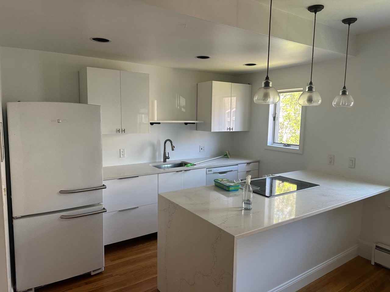 122 W 9th St #2, Boston, MA 02127 1 Bedroom Apartment for $2,998/month ...