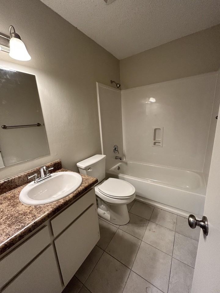 MLK Manor- 2027 Dr MLK Jr Ave Apartments - 2027 Doctor Martin Luther ...