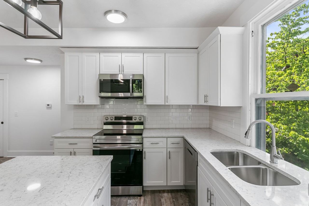 302 Stuart (Hillside Village LLC) Apartments - 302 Stuart Ave Kalamazoo ...
