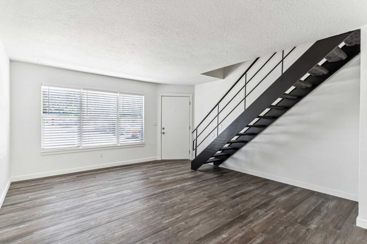 Midland Apartments - 2016 Se 122nd Ave Portland OR | Zumper