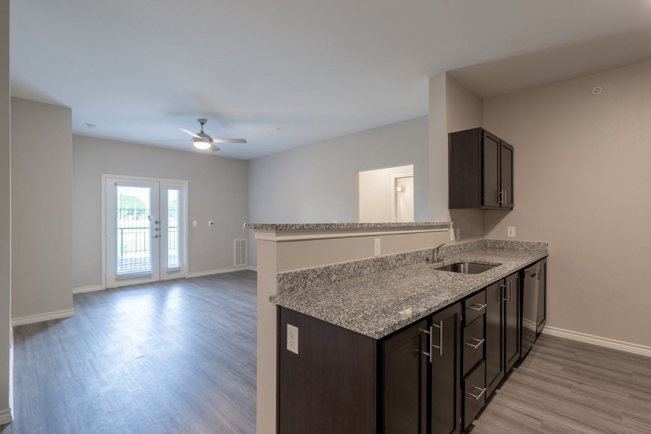 PATRIOT POINTE APARTMENTS - 2151 SE Loop 820 Fort Worth TX | Zumper