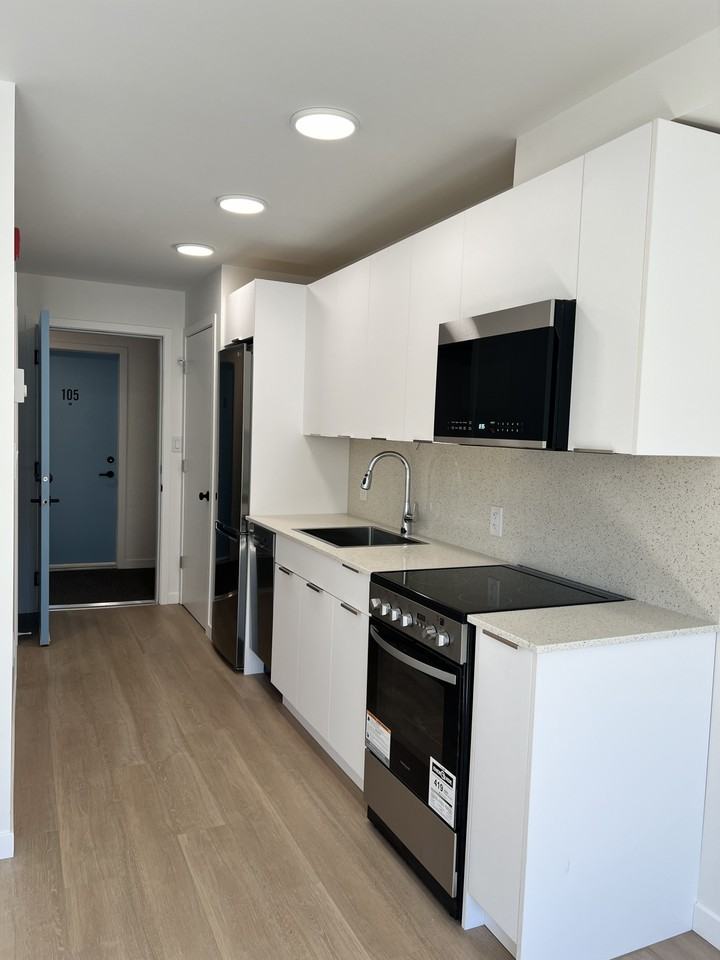 Eight 0' Five Apartments - 805 Cook Street #204 Victoria BC | Zumper