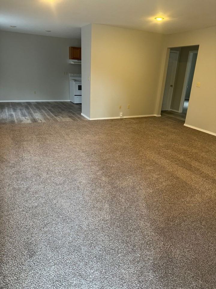 Large 3 bedroom duplex Apartments - 1023 E Division St Springfield MO ...