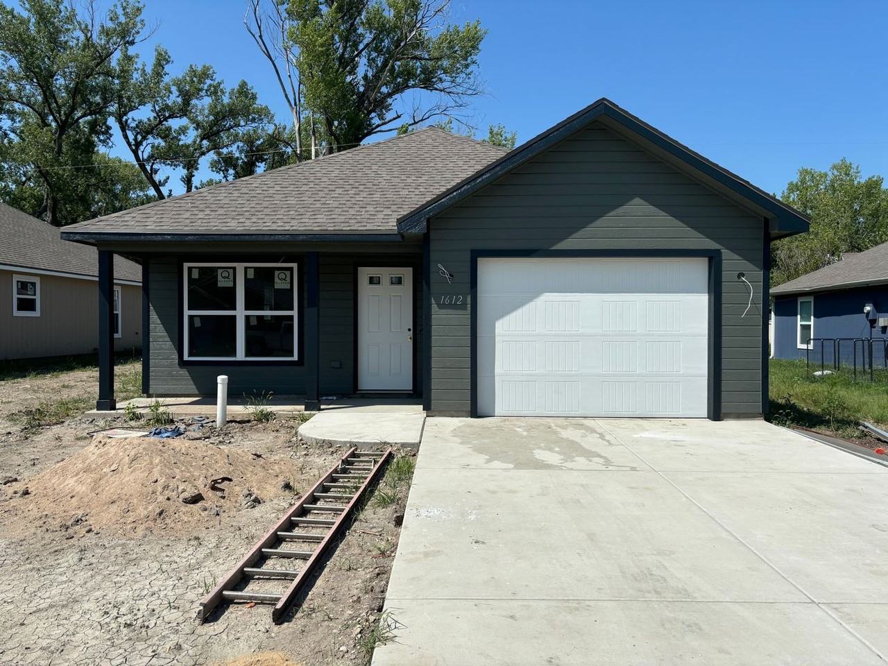 1612 Hill Valley Dr, Manhattan, KS 66502 - 3 bedroom House Rental - Zumper