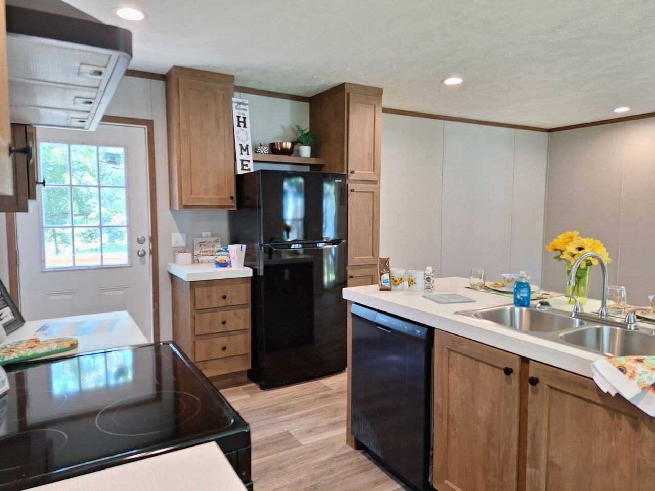 Elston Acres MHC LLC Apartments - 6802 Windmill Ln Jefferson City MO ...