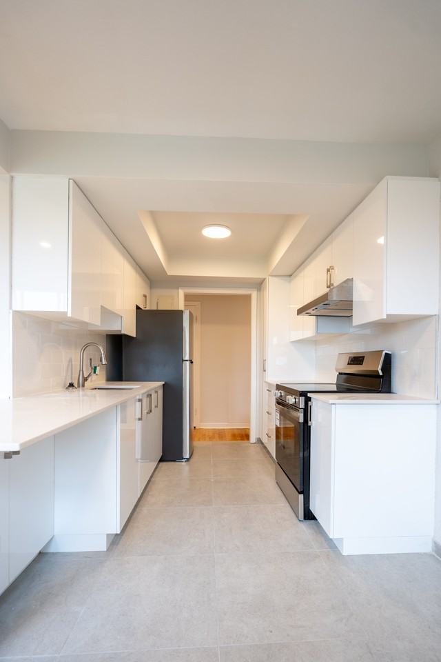 Victoria Towers Apartments - 455 435-455 Avenue Roy Dorval QC | Zumper