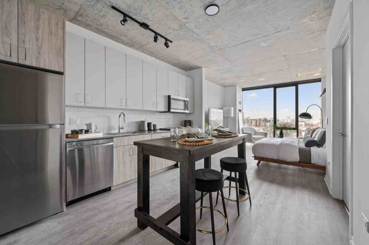 The 808 Cleveland Apartments - 808 N Cleveland Ave Chicago IL | Zumper