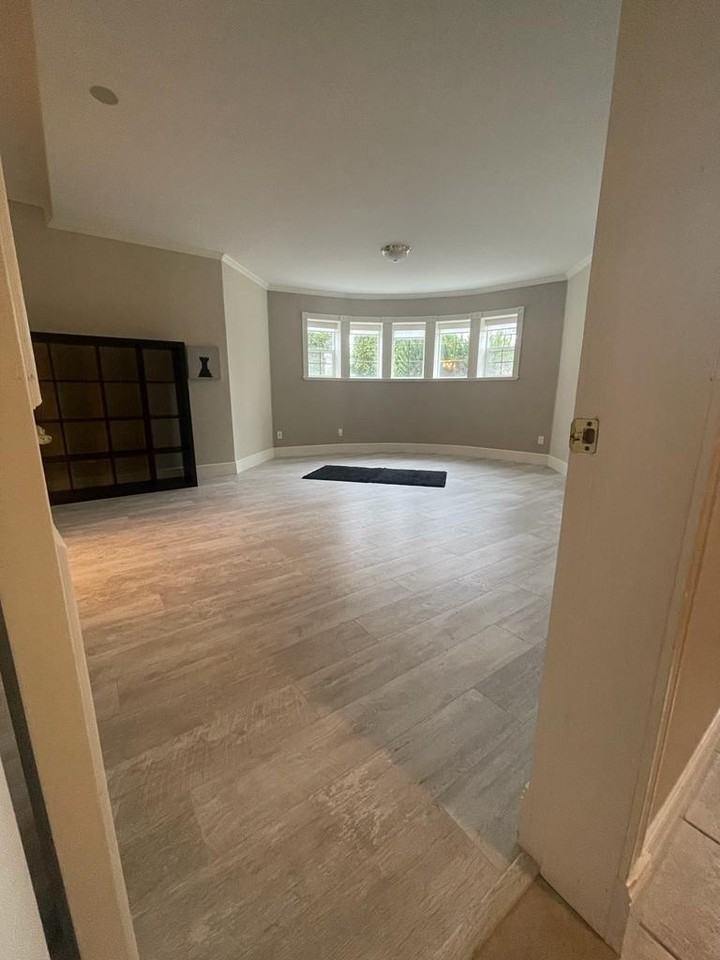 3057 Plateau Boulevard, Coquitlam, BC V3E 2Y7, CAN - 3 bedroom House ...