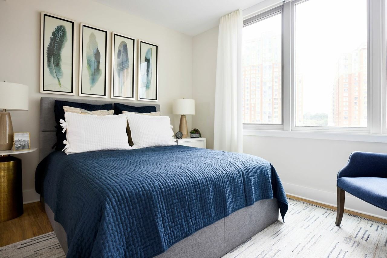 Meridian 2250 at Eisenhower Station Apartments - 2250 Dock Ln ...