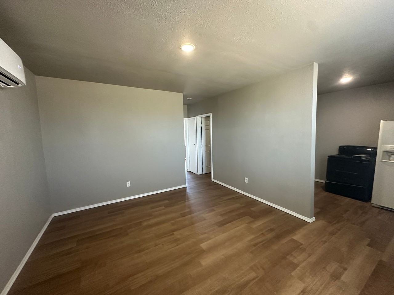 Mirror mirror on the wall this apartment is great for all! - 707 N ...