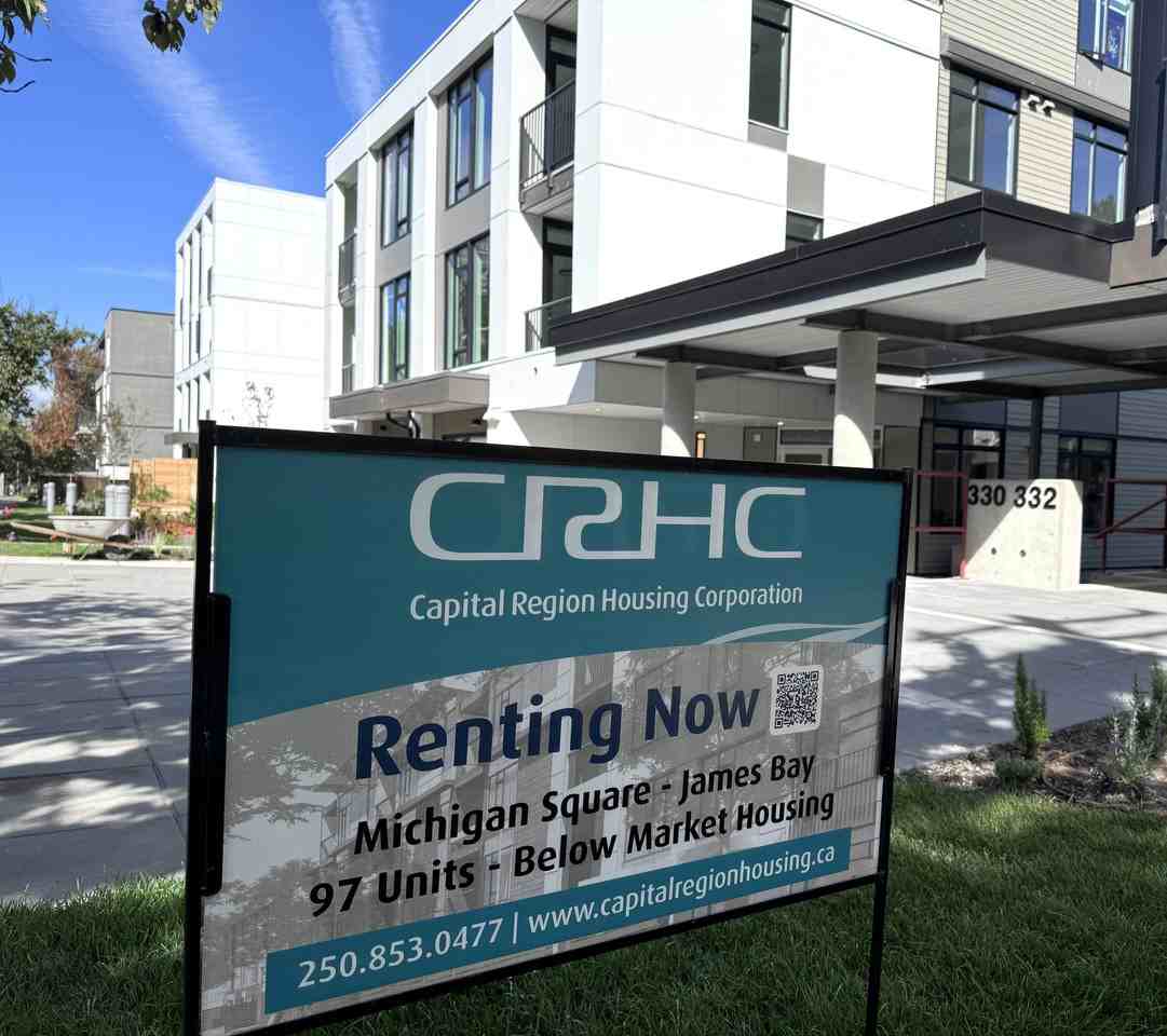 Michigan Square Apartments - 336 330-336 Michigan Street Victoria BC ...