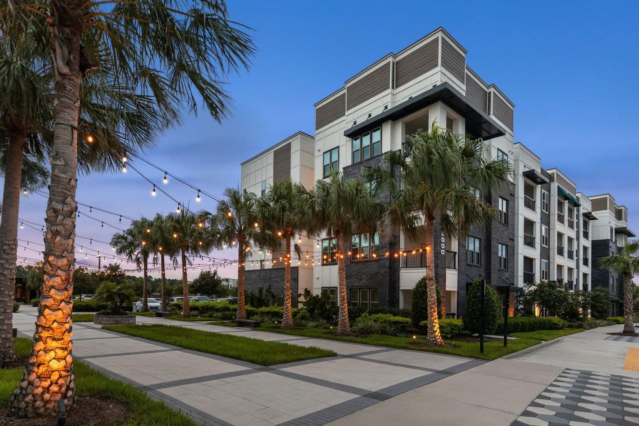 The Menlo Apartments - 11390 Square St Jacksonville FL | Zumper