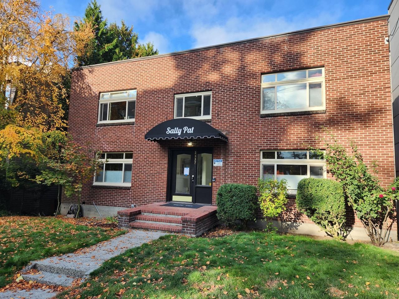 SALLY PAT APARTMENTS - 2837 Franklin Ave E Seattle WA | Zumper