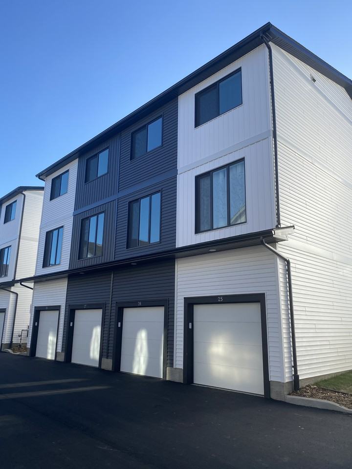 2 Bedroom 1.5 Bathroom Townhouse in Secord Apartments - 850 Secord Blvd ...