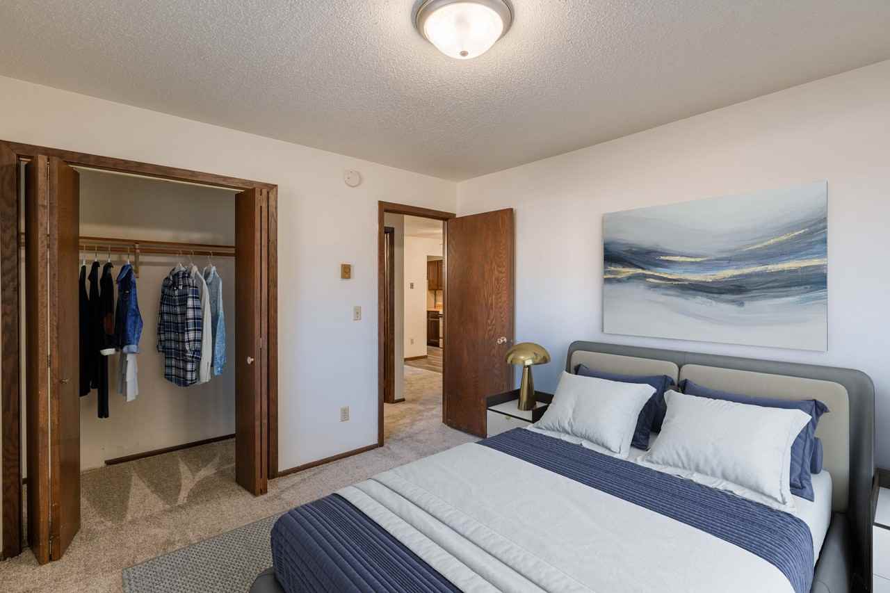 Jadestone LLC Apartments - 1544 E Gateway Cir S Fargo ND | Zumper