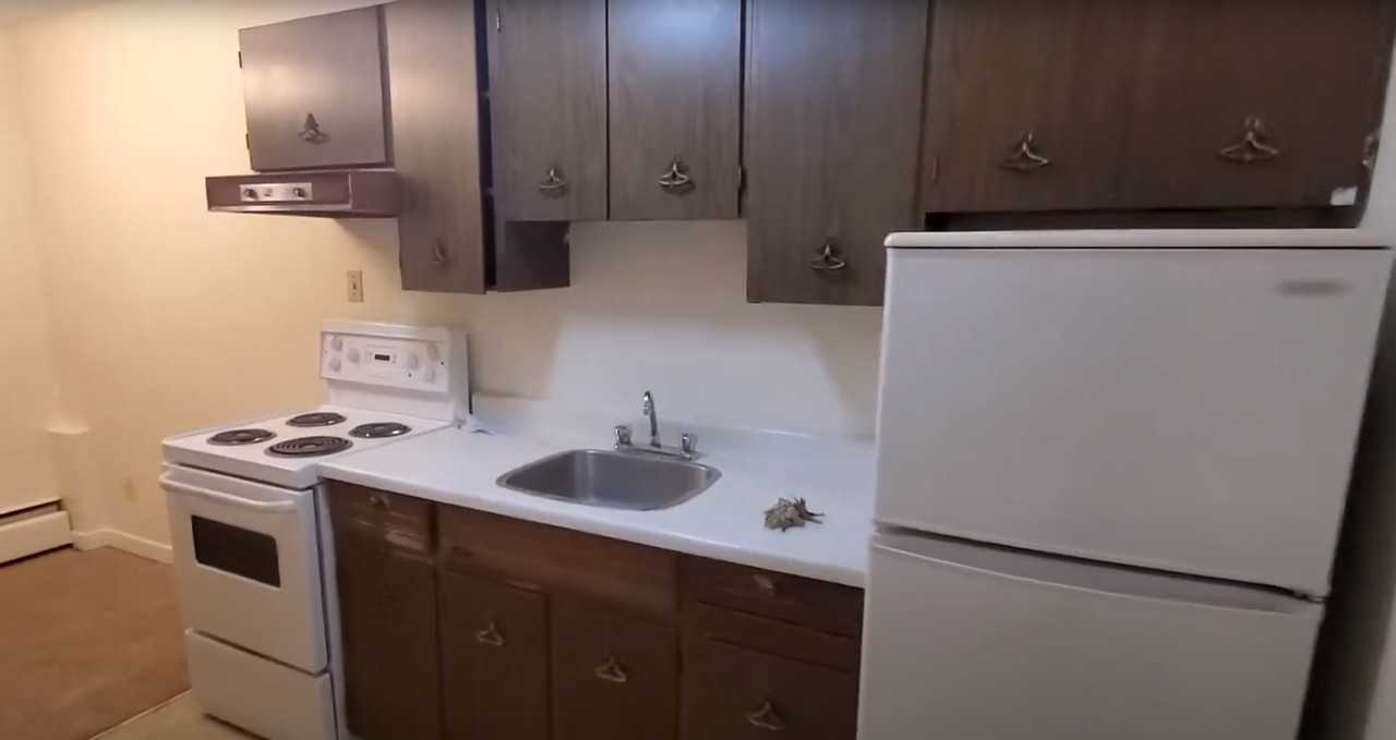 975 West 70th Avenue, Vancouver, BC V6P 3Y4 - 1 Bedroom Apartment for Rent | PadMapper