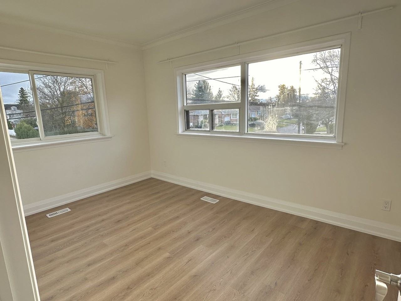 235 Senlac Rd, Toronto, ON M2R 1P6, CAN - 2 bedroom House Rental - Zumper