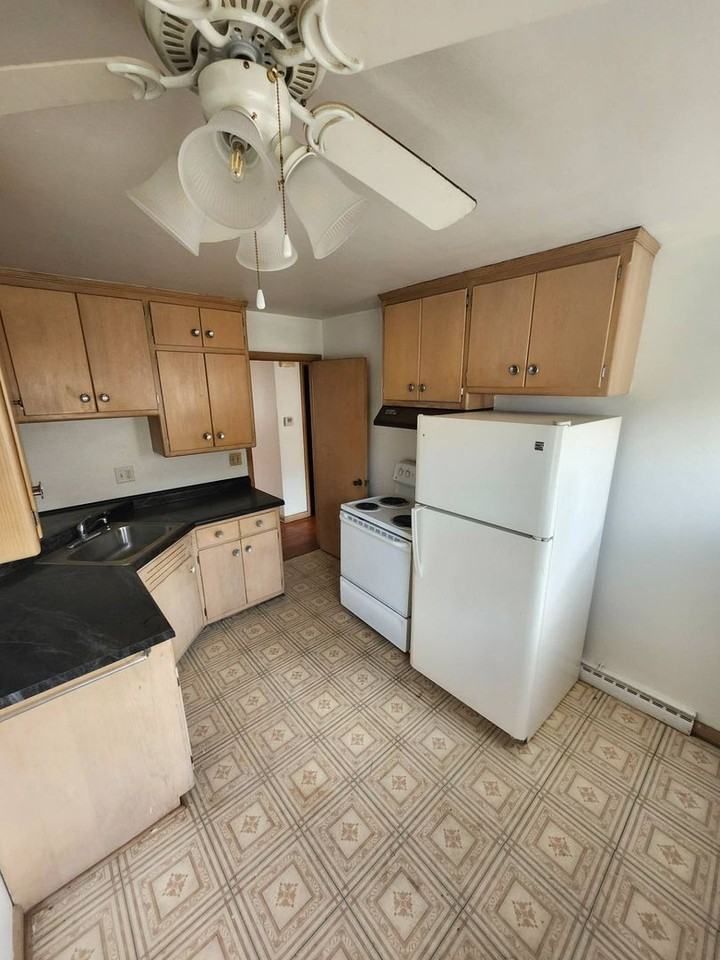 1154ESingerCircM Apartments - 1154 E Singer Cir Milwaukee WI | Zumper