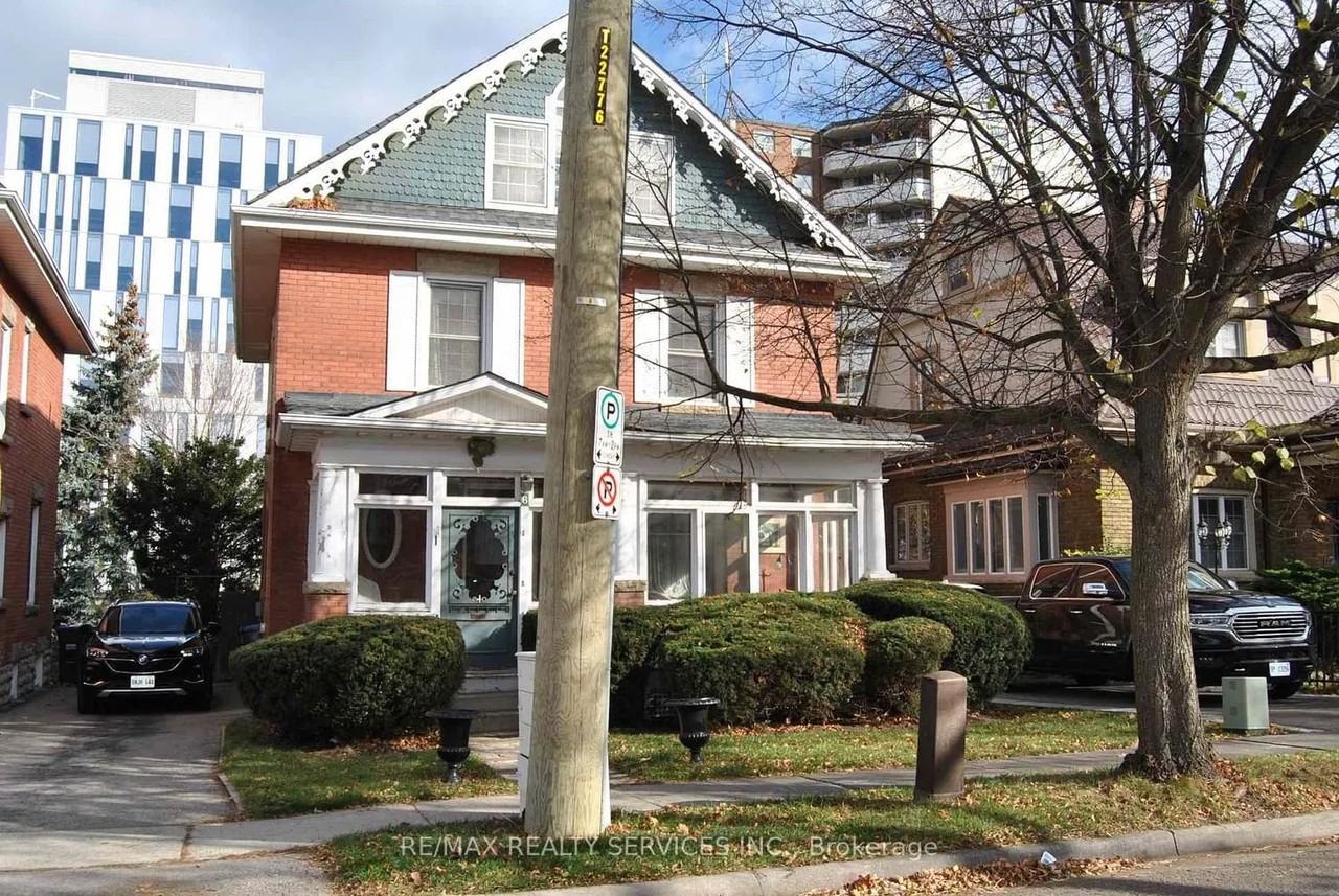 6 Elizabeth Street South, Brampton, ON L6Y 1P8, CAN - Zumper