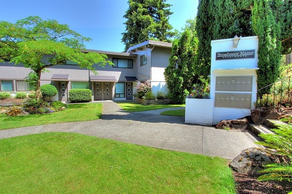 Broadmoor Manor (112) - 3232 E Madison St, Seattle, WA 98112 ...