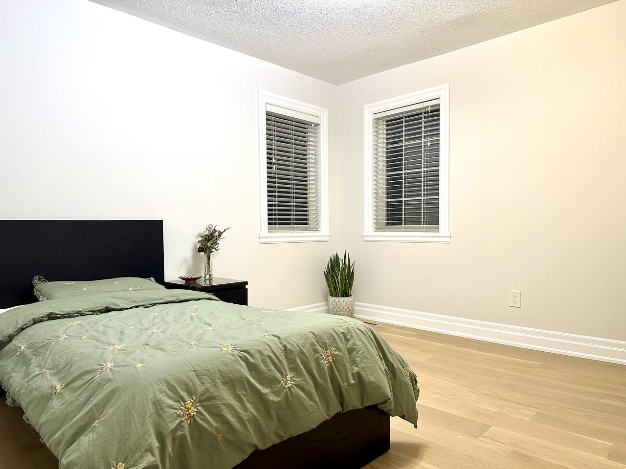 Mavis Rd & Eglinton Ave W, Mississauga, ON L5V 0C2 1 Bedroom House for ...