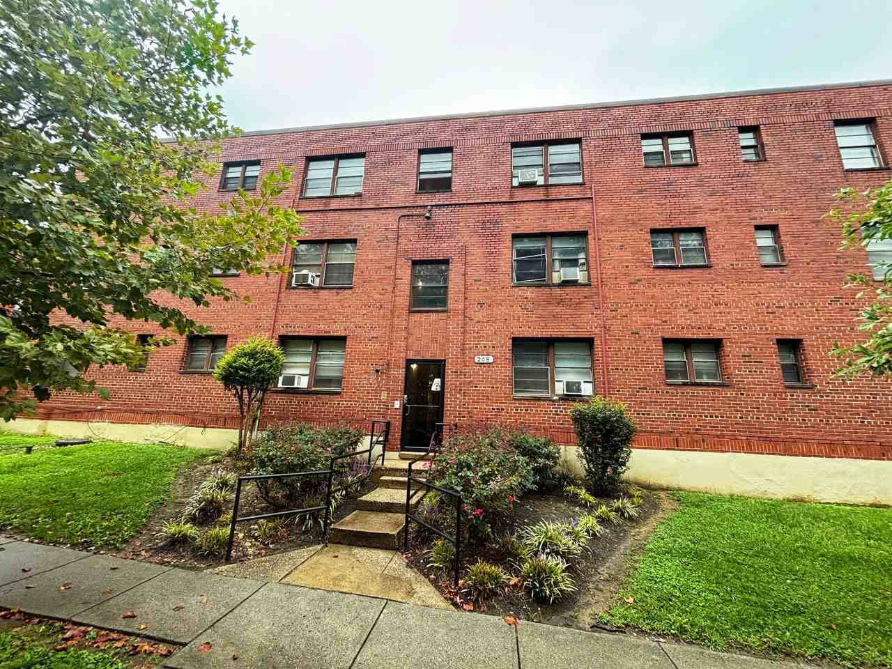 208 KENILWORTH AVE NE Apartments - 208 Kenilworth Ave Ne Washington DC ...
