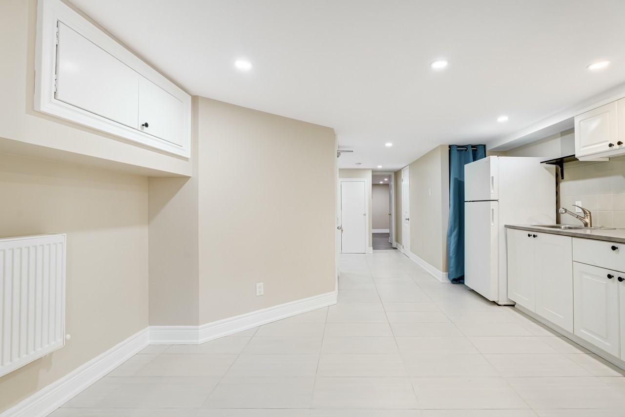 St Clair Ave W & Caledonia Rd #Bsmt, Toronto, ON M6N 3H6 - 1 Bedroom ...