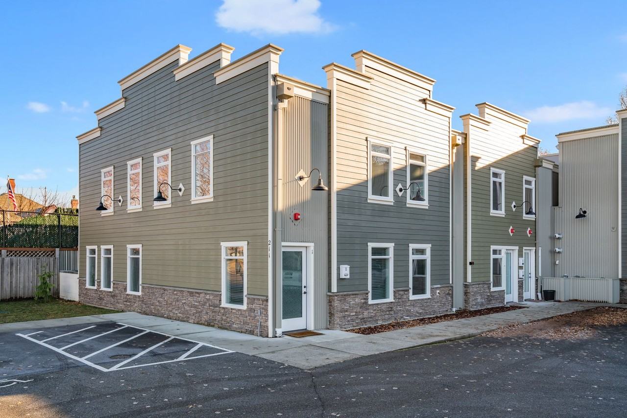211 Grover Street Residential Apartments - 211 Grover St Lynden WA | Zumper