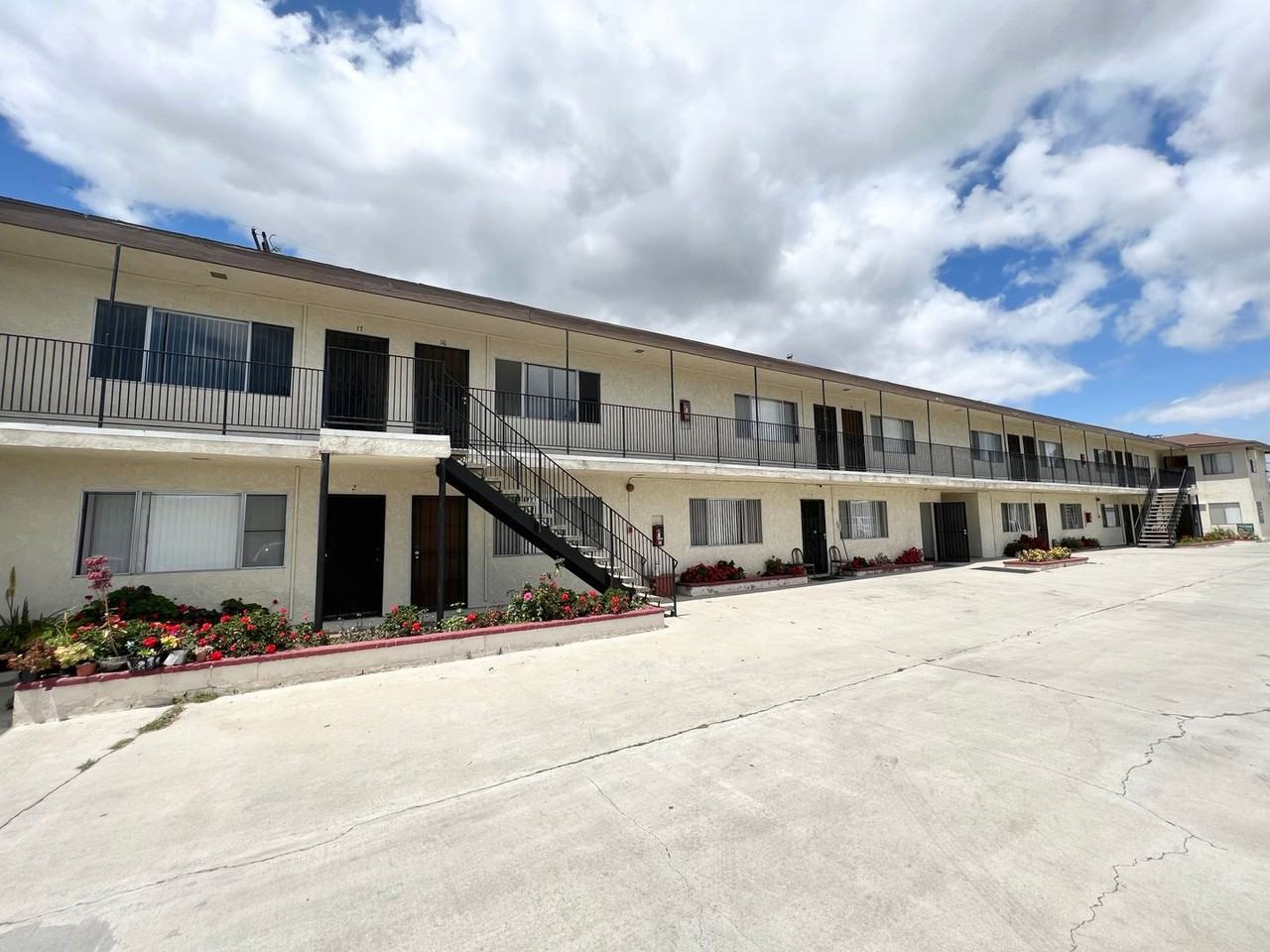 Avalon Place Apartments - 920 N Avalon Pl Los Angeles CA | Zumper