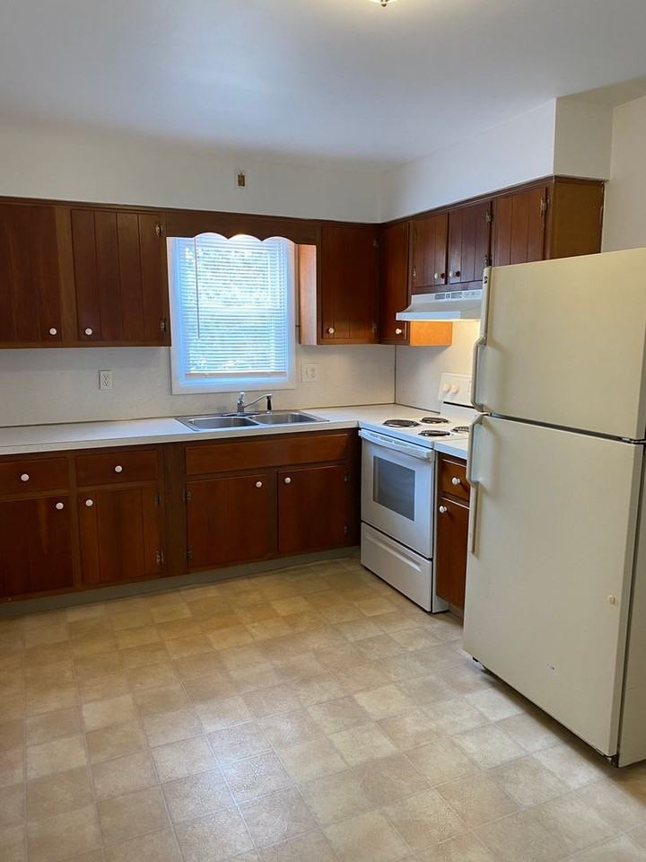 Blooming Sandra Group Apartments - 105 105 & 107 Sandra, 210 ...