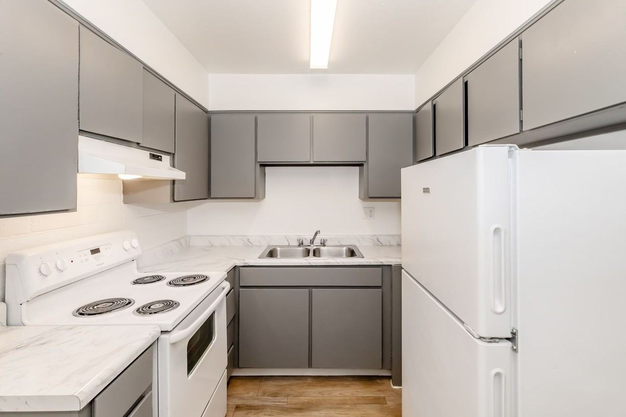 Cypress Manor Apartments - 5726 N Black Canyon Hwy Phoenix AZ | Zumper