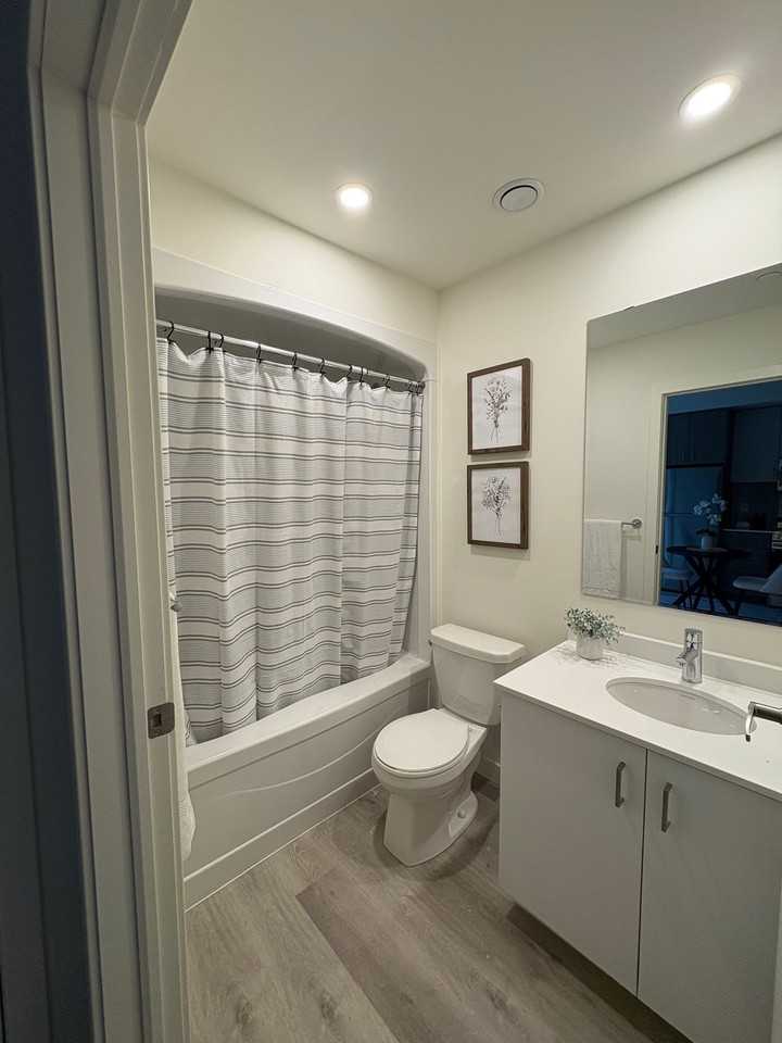 ROXY Apartments - 8 Apartment Building Hamilton ON | Zumper