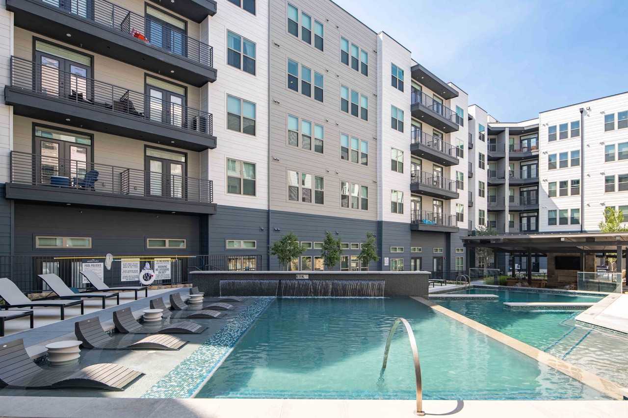 The Huntley Apartments - 100 Harding St Fort Worth TX | Zumper