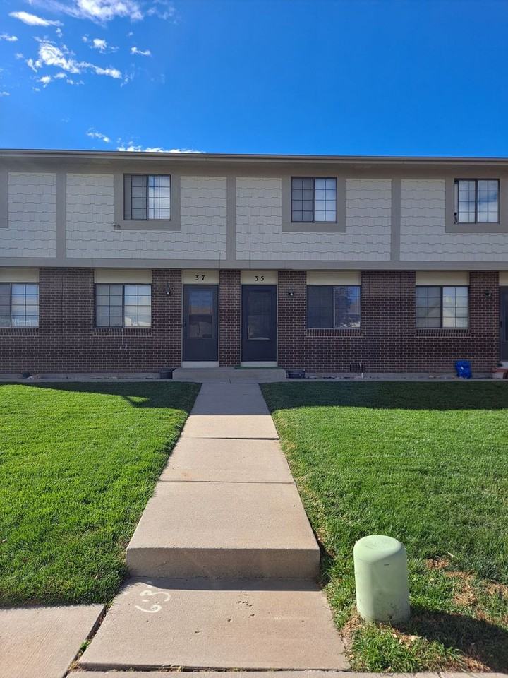 1101 Thayer 33 Apartments - 33 Castle Royal Dr Pueblo CO | Zumper