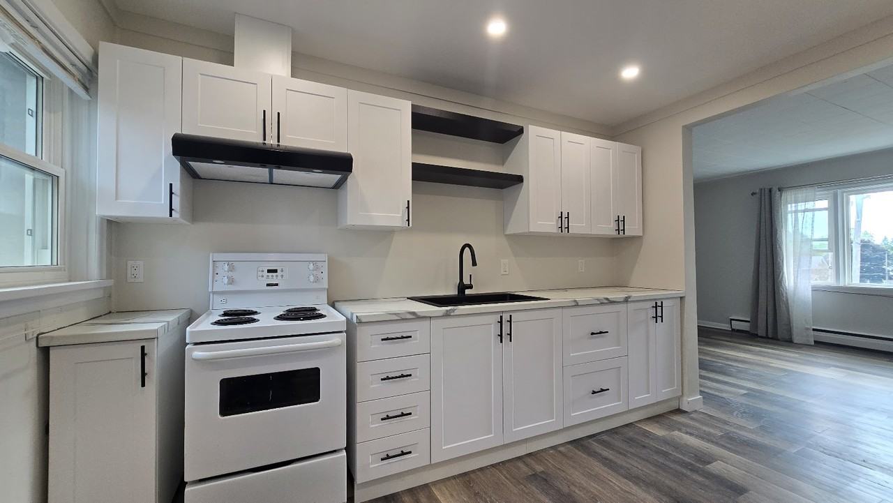 96 Emily Street #4, Orillia, ON L3V 5V1 2 Bedroom Apartment for $1,725 ...