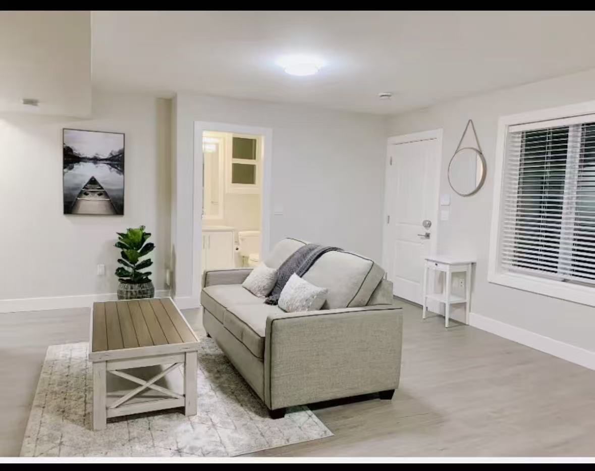 2907 161A Street, Surrey, BC V3Z 3Y6, CAN - 1 bedroom House Rental - Zumper