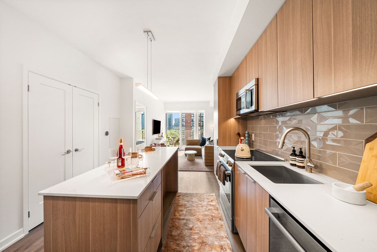 West House Apartments - 88 Bathurst St Toronto ON | Zumper