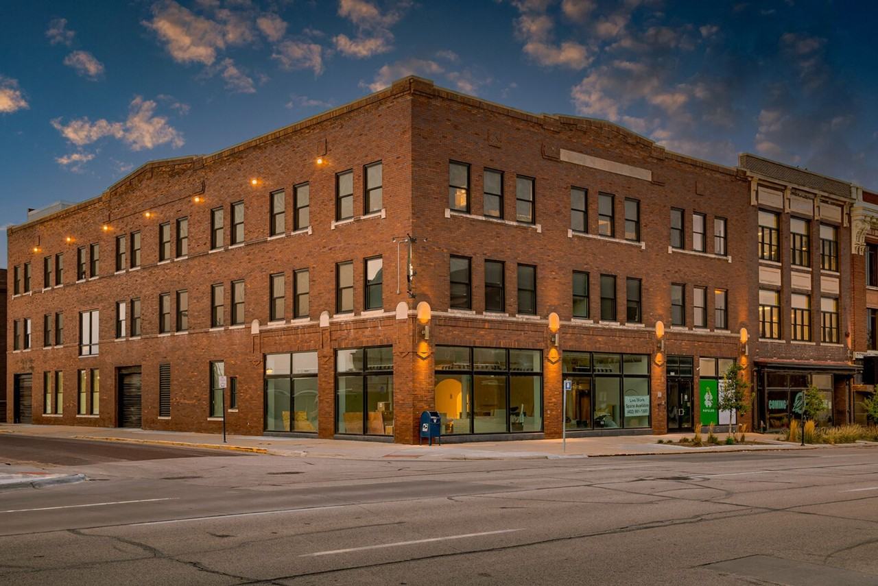 Stylish Apartments Available at Farnam Hill Lofts - 2570 Farnam St ...