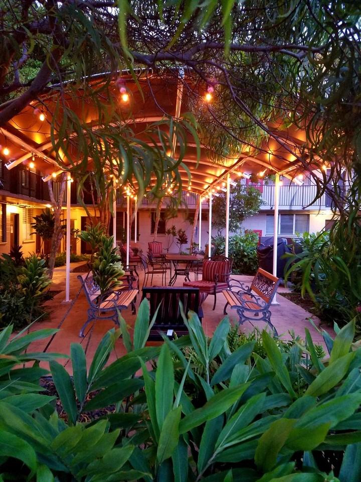 Kalo Terrace Student Suites Apartments - 1054 Kalo Pl Urban Honolulu HI ...