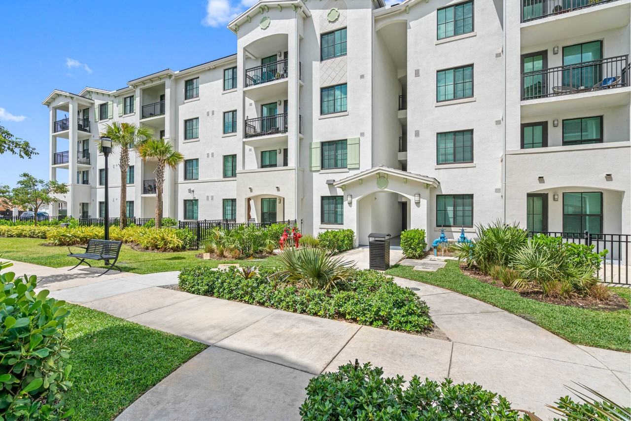 Casero Apartments - 8255 Park Blvd Miami FL | Zumper