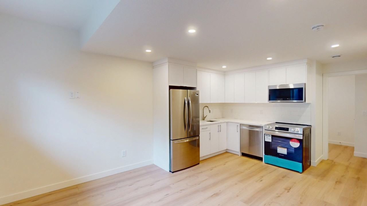 B - 2004 33 Street Southwest - 2004 B - 2004 33 Street Southwest ...