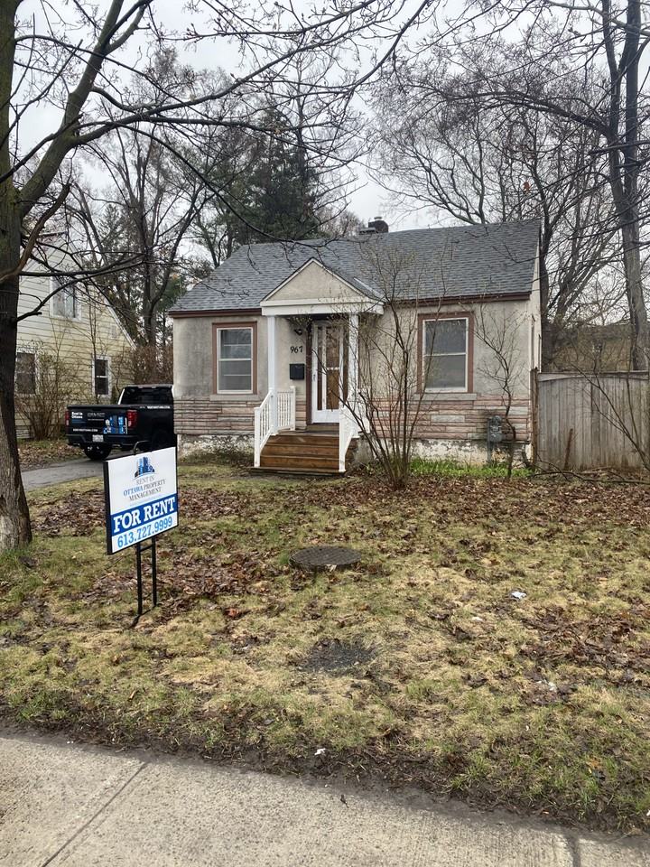 967 Merivale Road, 2 Bedroom Heritage Home! Apartments - 967 Merivale ...