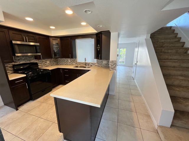13885 La Jolla Plz, Garden Grove, CA 92844 2 Bedroom House for $2,975 ...