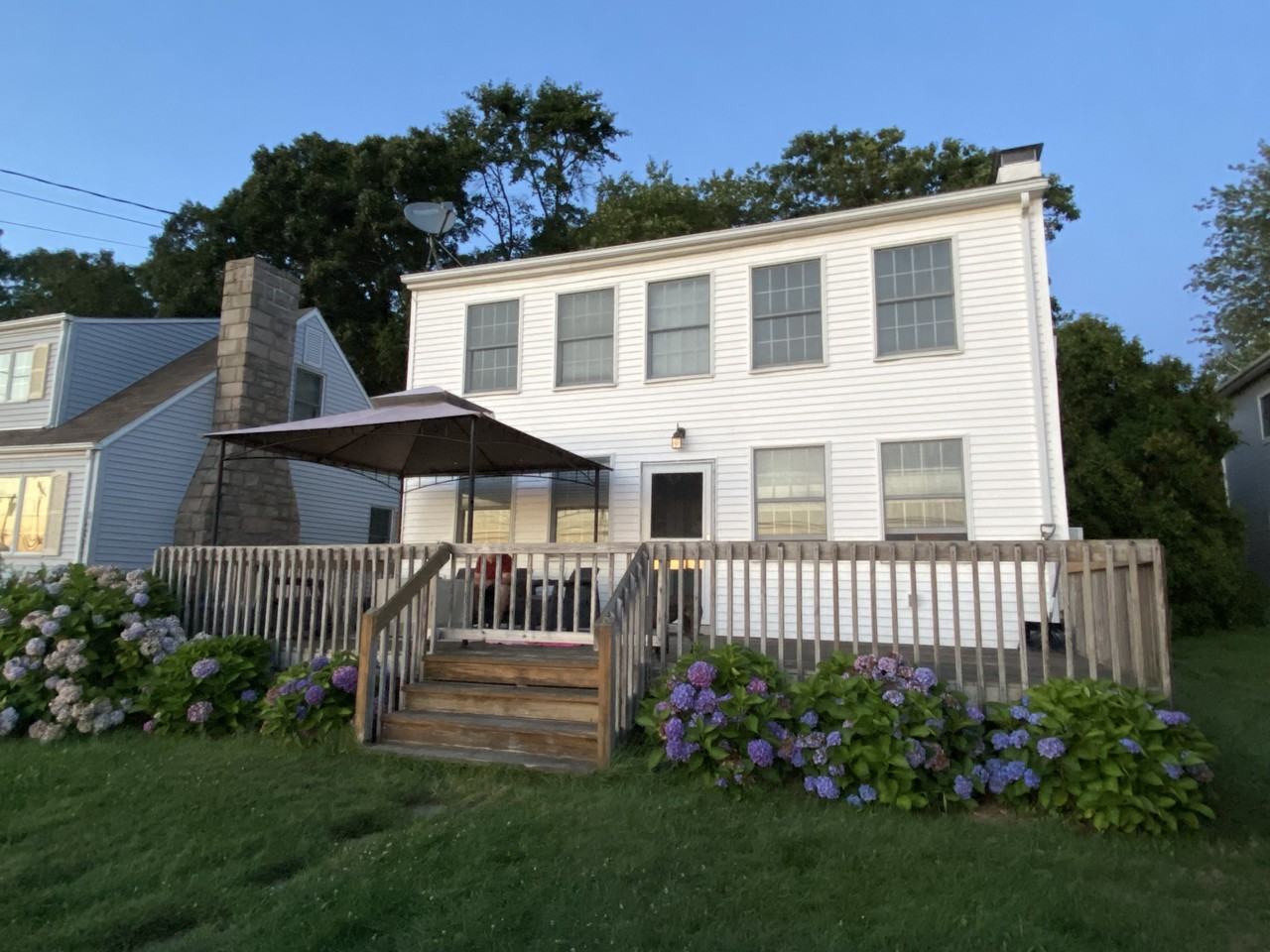 142 Old Black Point Rd, Niantic, CT 06357 - 4 bedroom House Rental - Zumper
