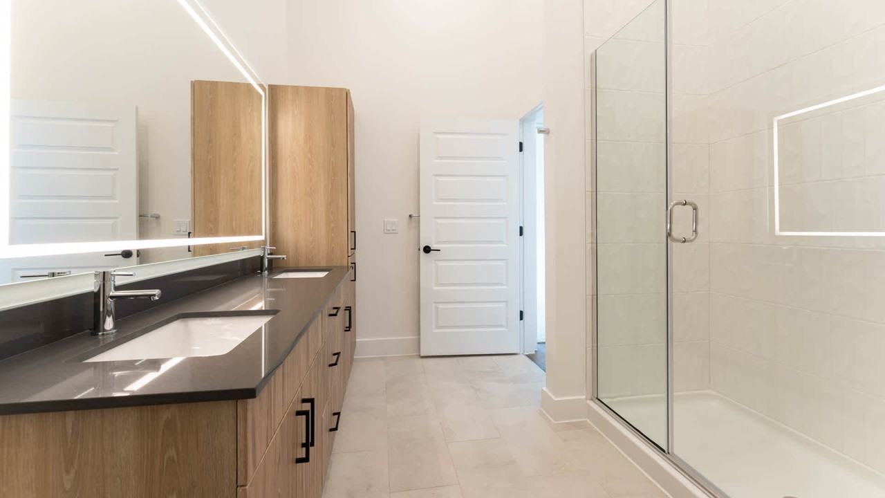 Lyle Apartments - 17727 Addison Road Dallas TX | Zumper