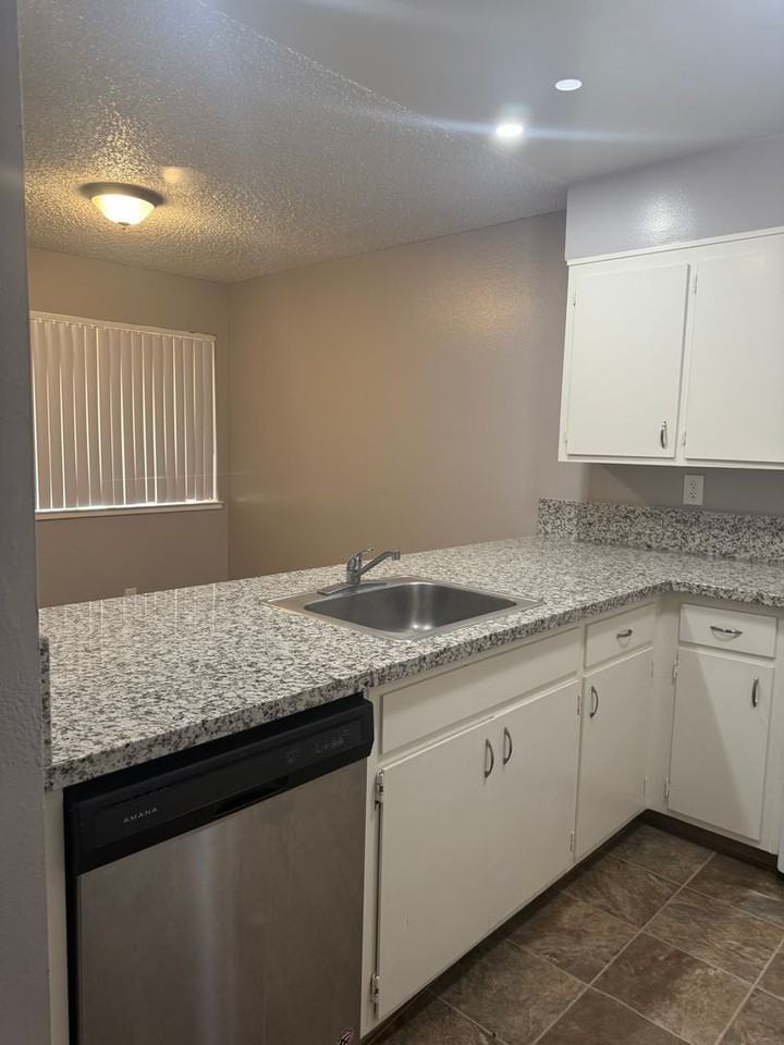 Scenic Drive Apartments - 1701 Scenic Dr Modesto CA | Zumper