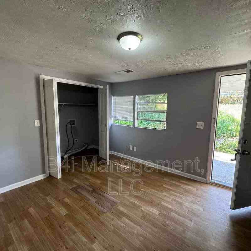 3175 Washington Rd, Atlanta, GA 30344 - 2 bedroom House Rental - Zumper