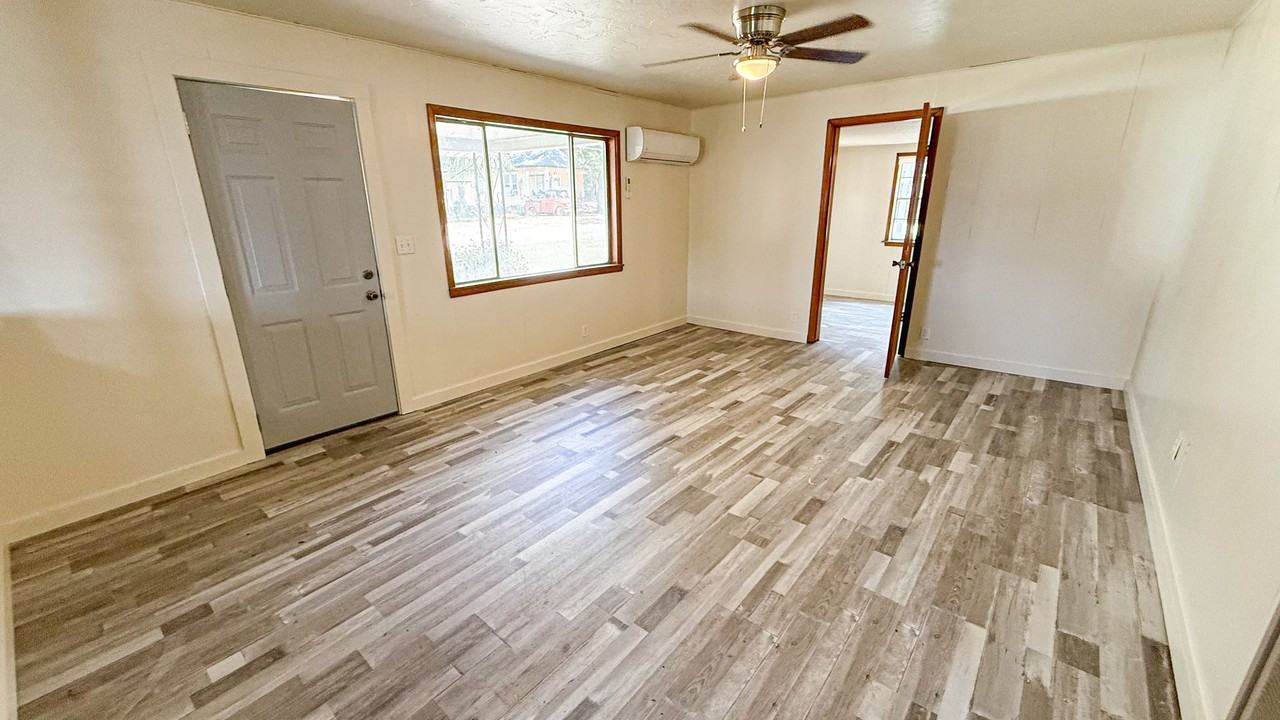 1104 E Main St, Paris, AR 72855 - 3 bedroom House Rental - Zumper